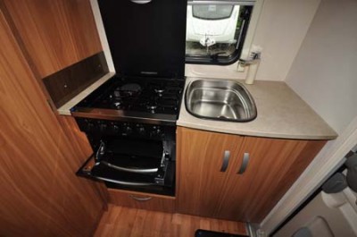 2014 Lunar Ariva caravan review: Hold me closer, tiny tourer