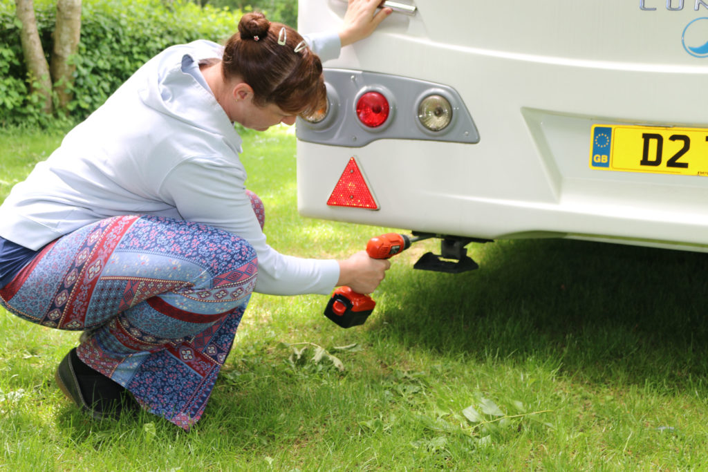 Step by step guide to perfectly hitch up your caravan - Caravan Guard