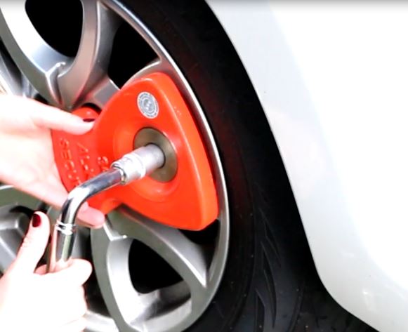 VIDEO: How to fit an AL-KO Secure wheel lock
