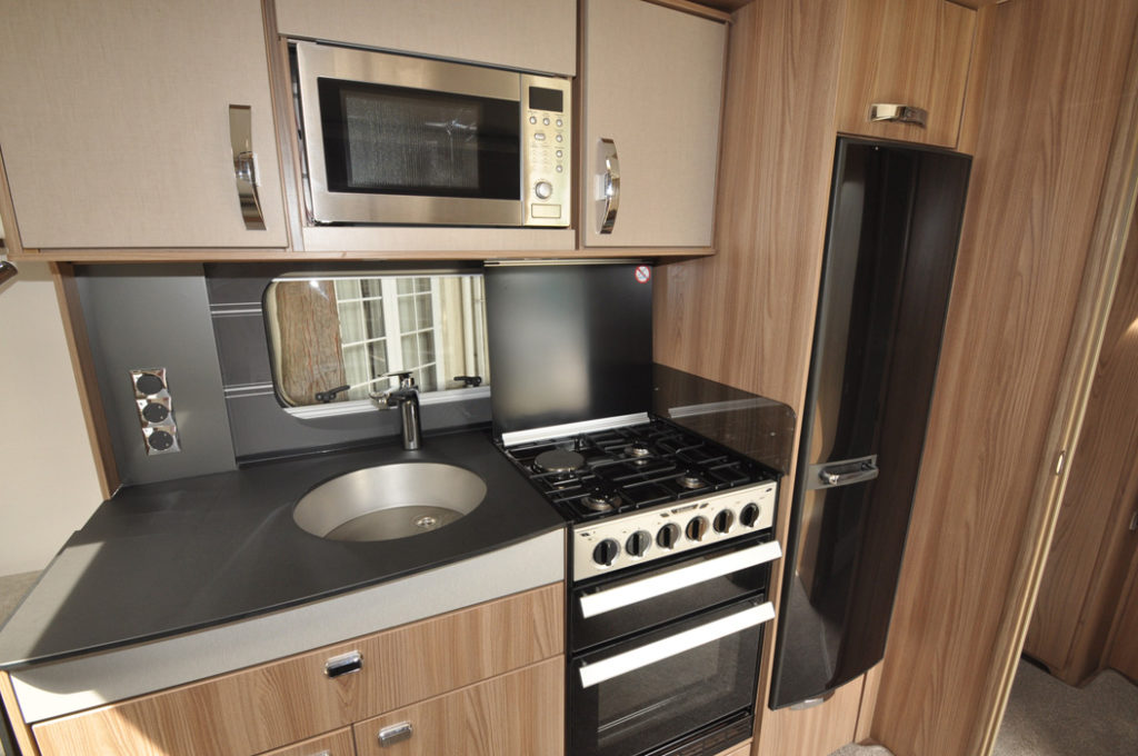 2018 Swift Conqueror 480 caravan review