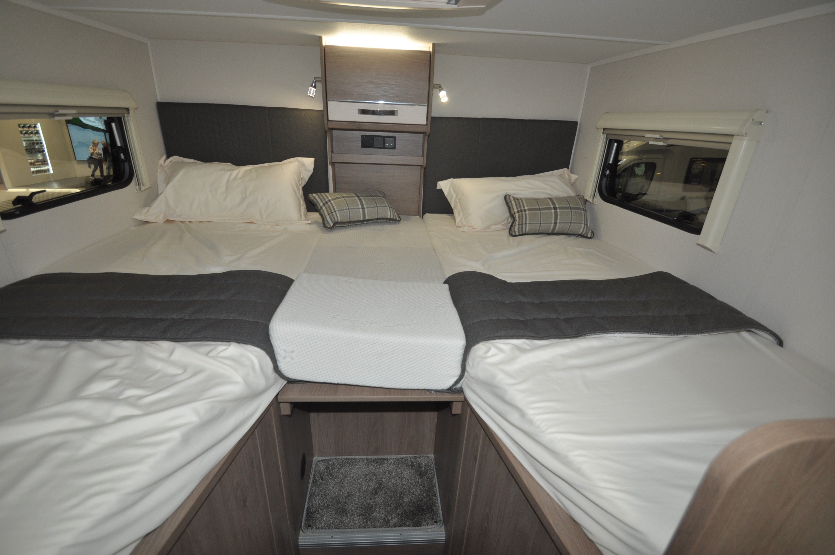 2019 Compass Avantgarde 194 motorhome - Caravan Guard
