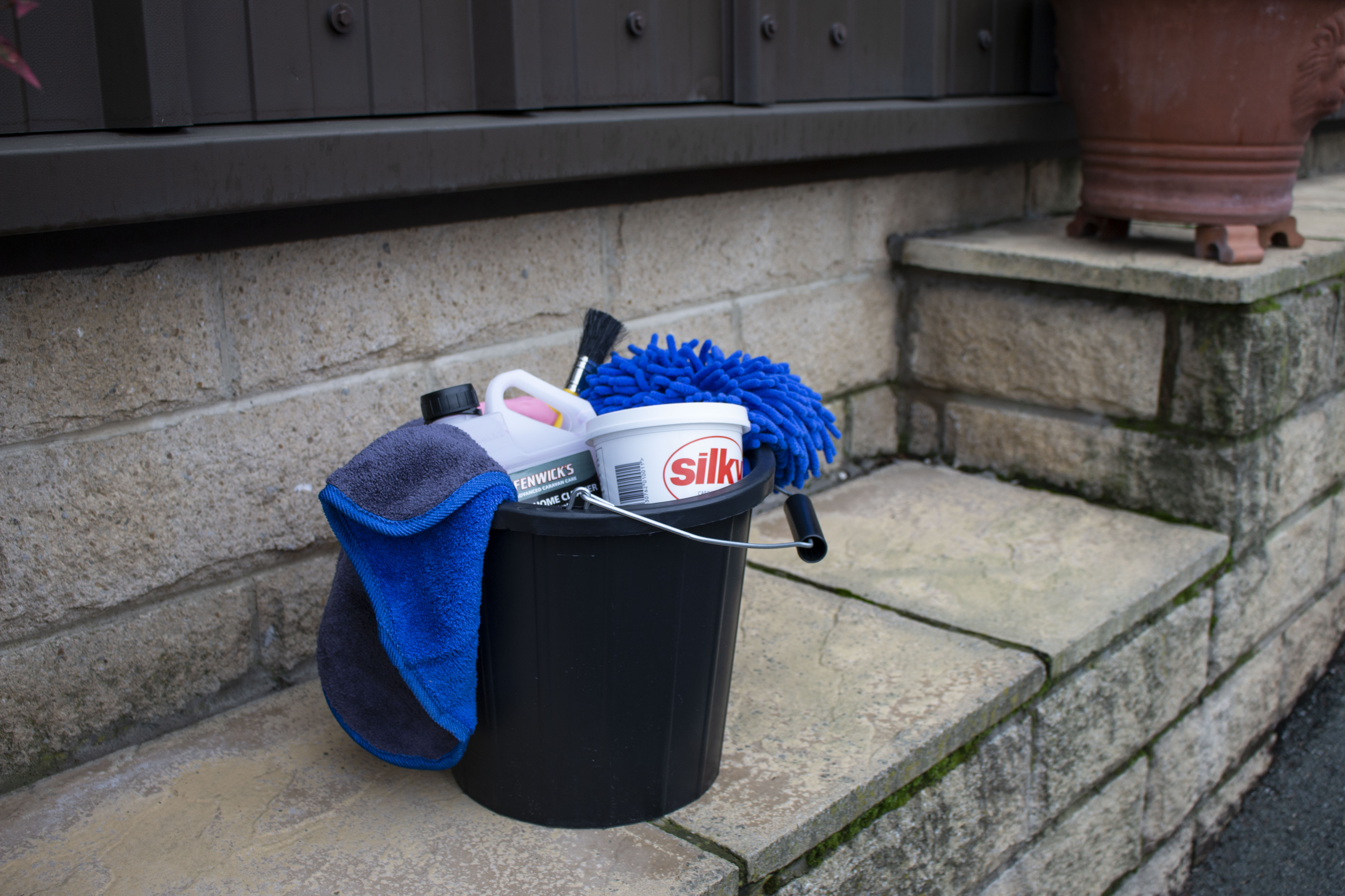 Video: How to clean your motorhome roof - Caravan Guard