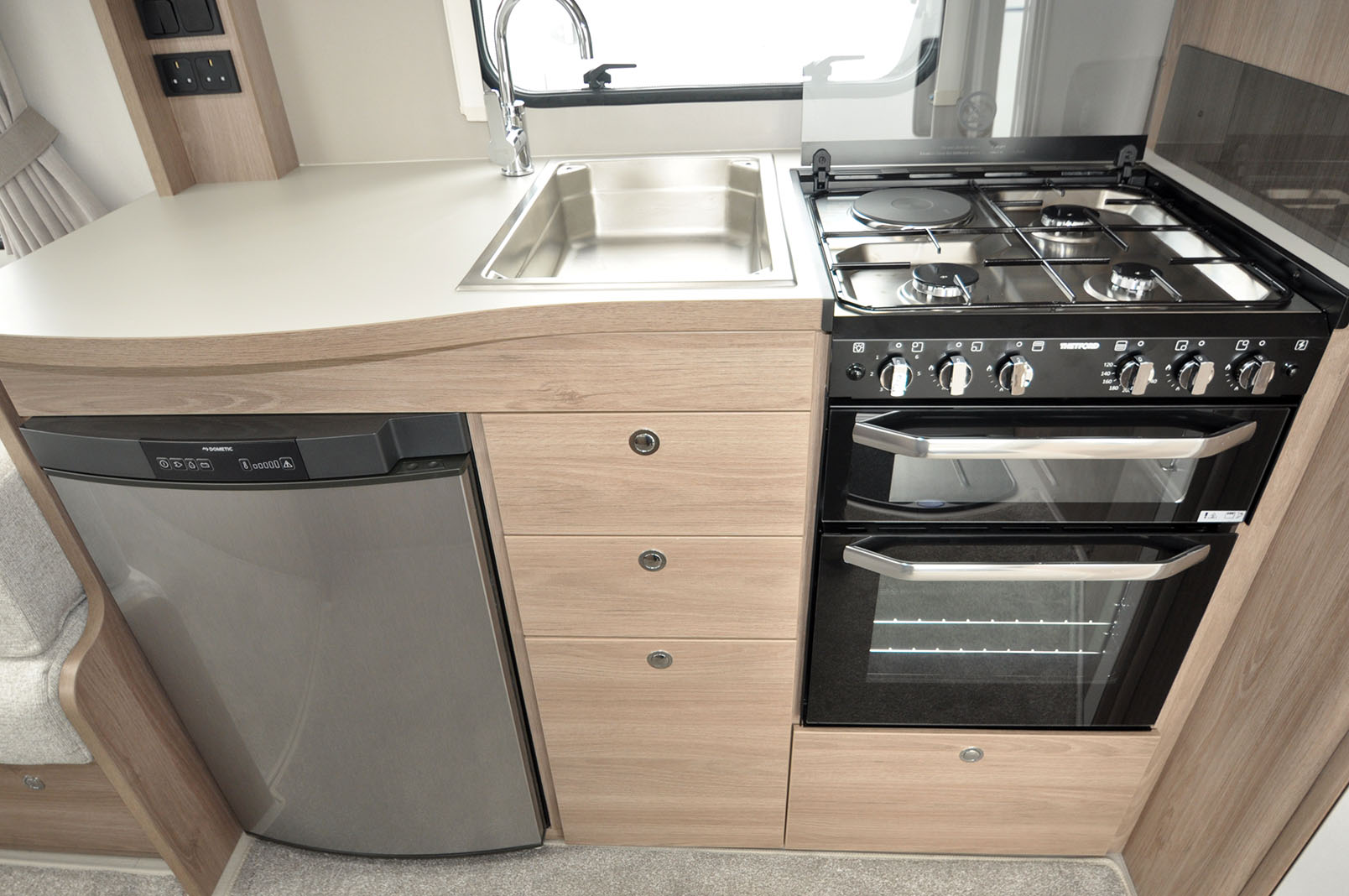 2020 Compass Capiro 520 caravan