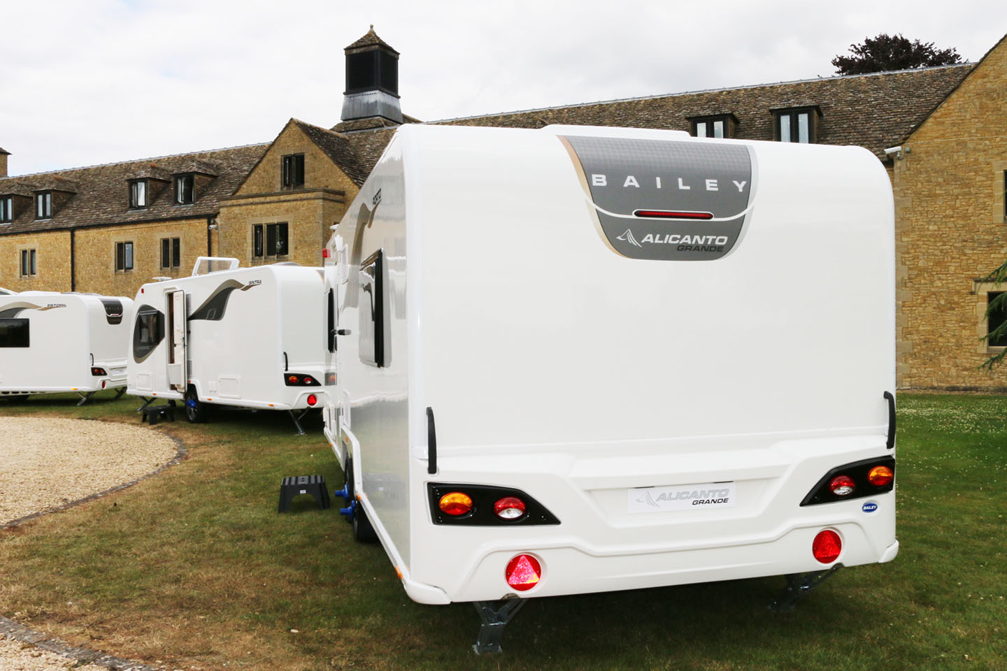 2020 Bailey Alicanto Grande Porto caravan