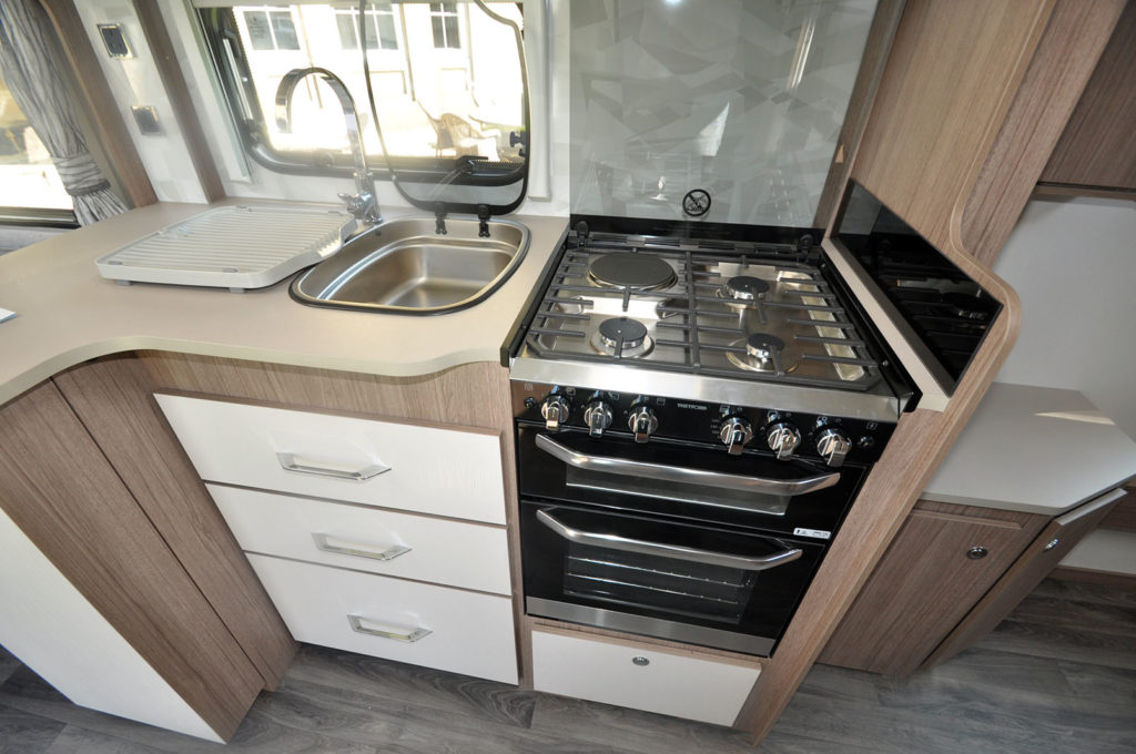 2020 Coachman Laser Xcel 875 caravan