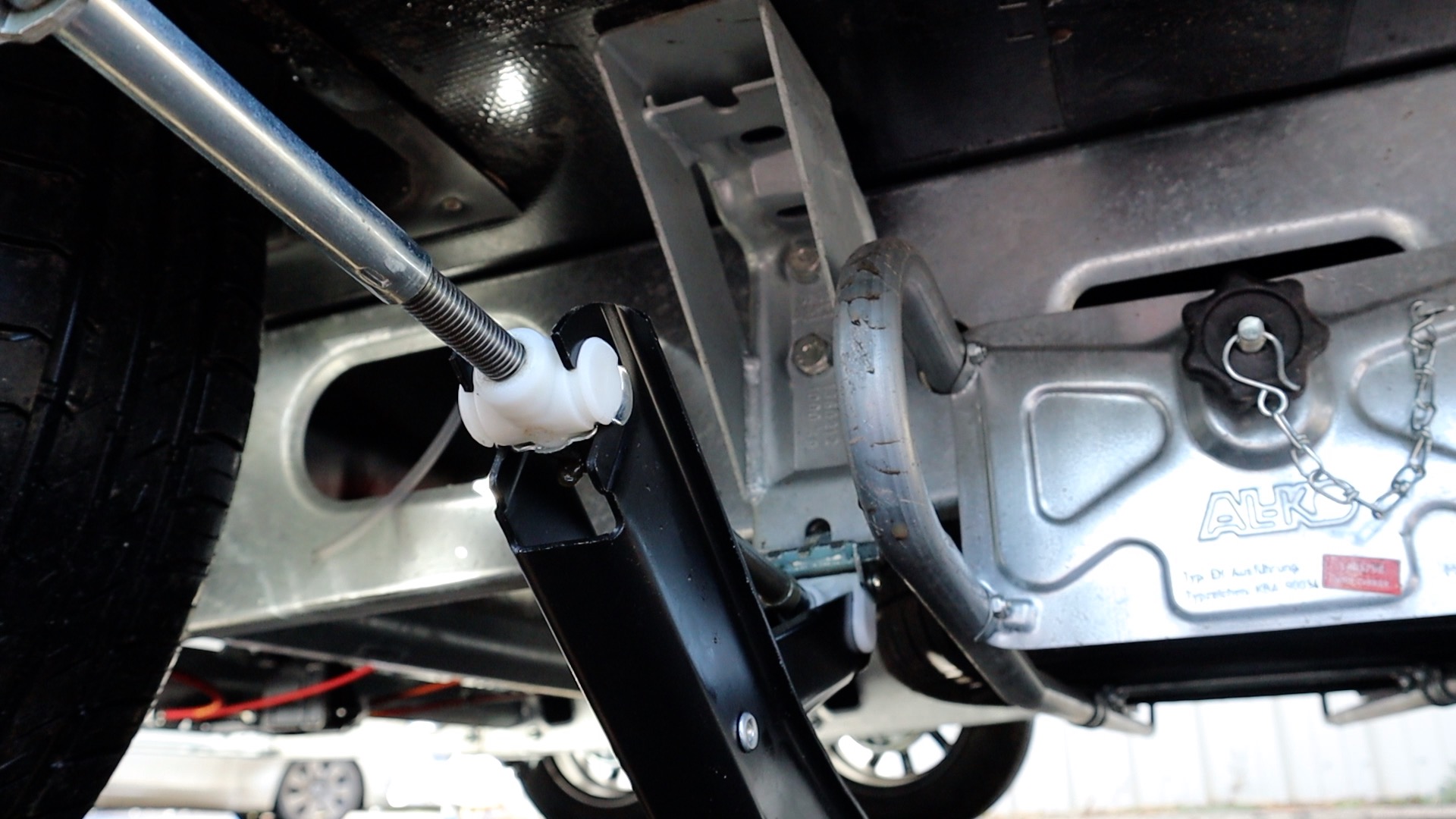 Video: Fitting axle wheel locks to a twin axle caravan