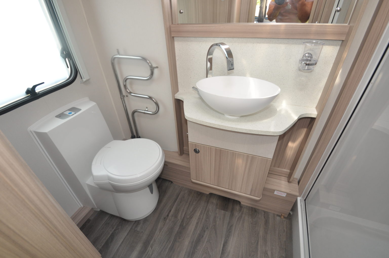 2020 Coachman Acadia 460 caravan