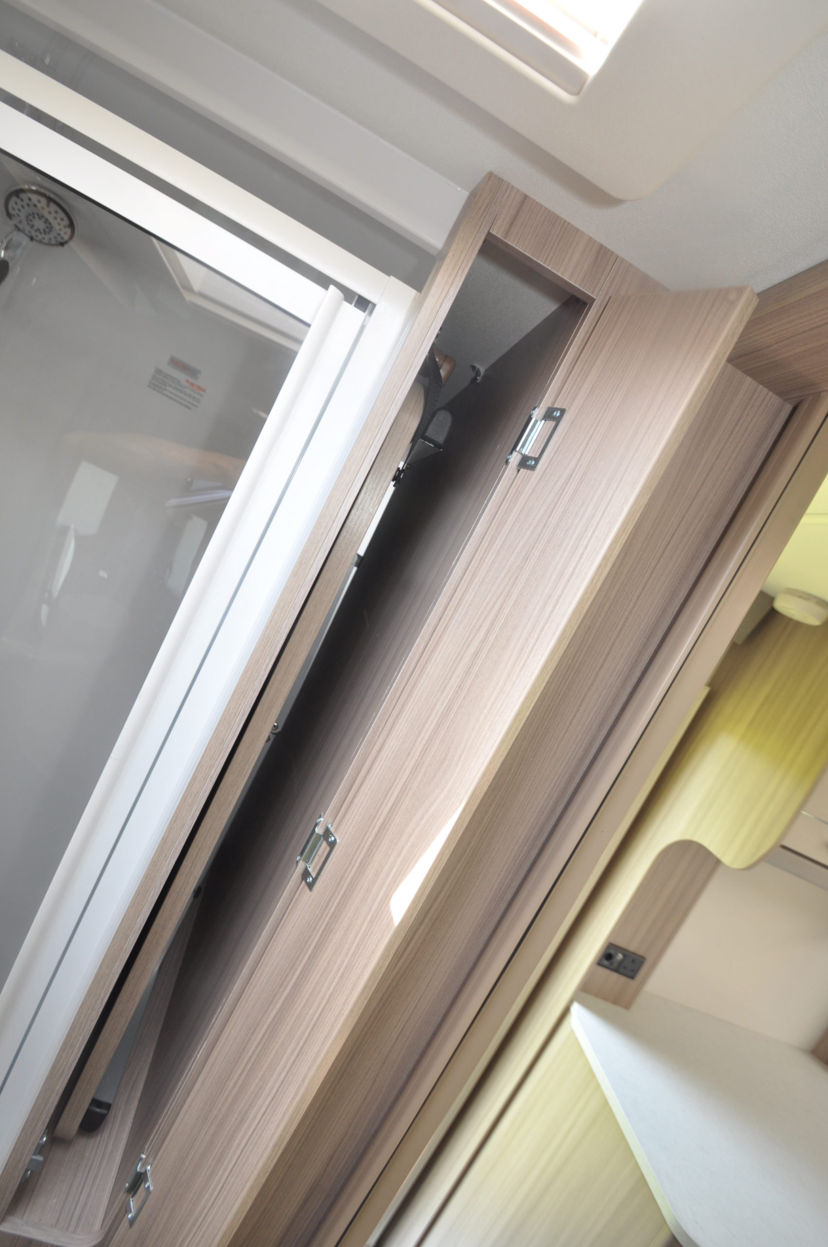 2020 Coachman Acadia 460 caravan