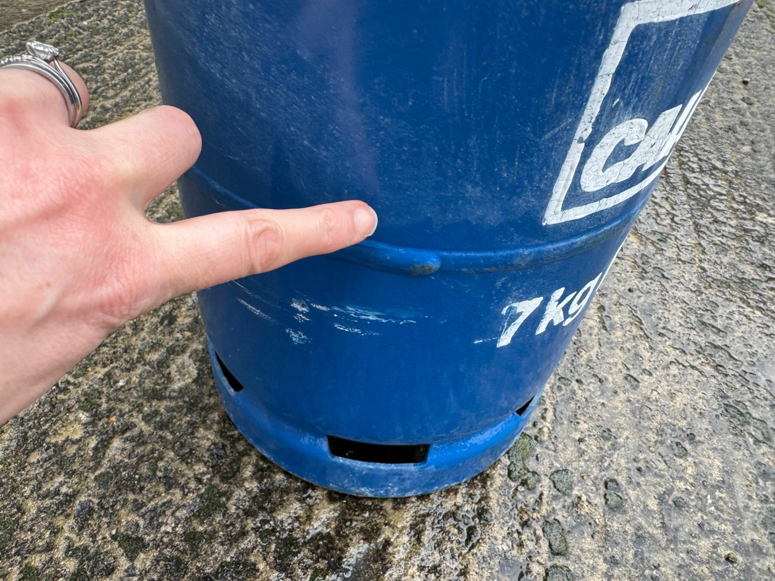 VIDEO: How do I check how much gas is left in my gas bottle? - Caravan ...