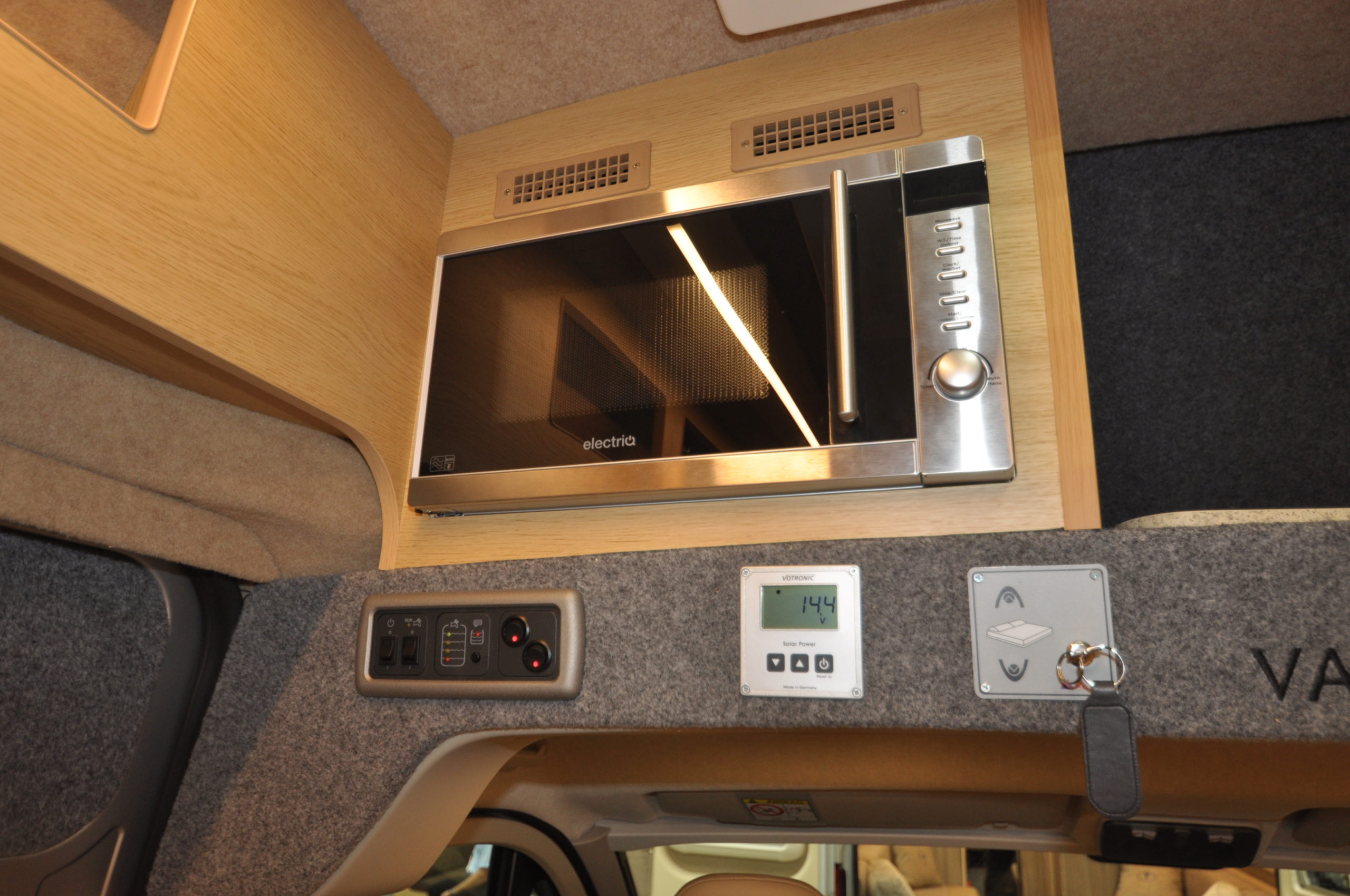 2020 Vantage Sky motorhome review - Caravan Guard