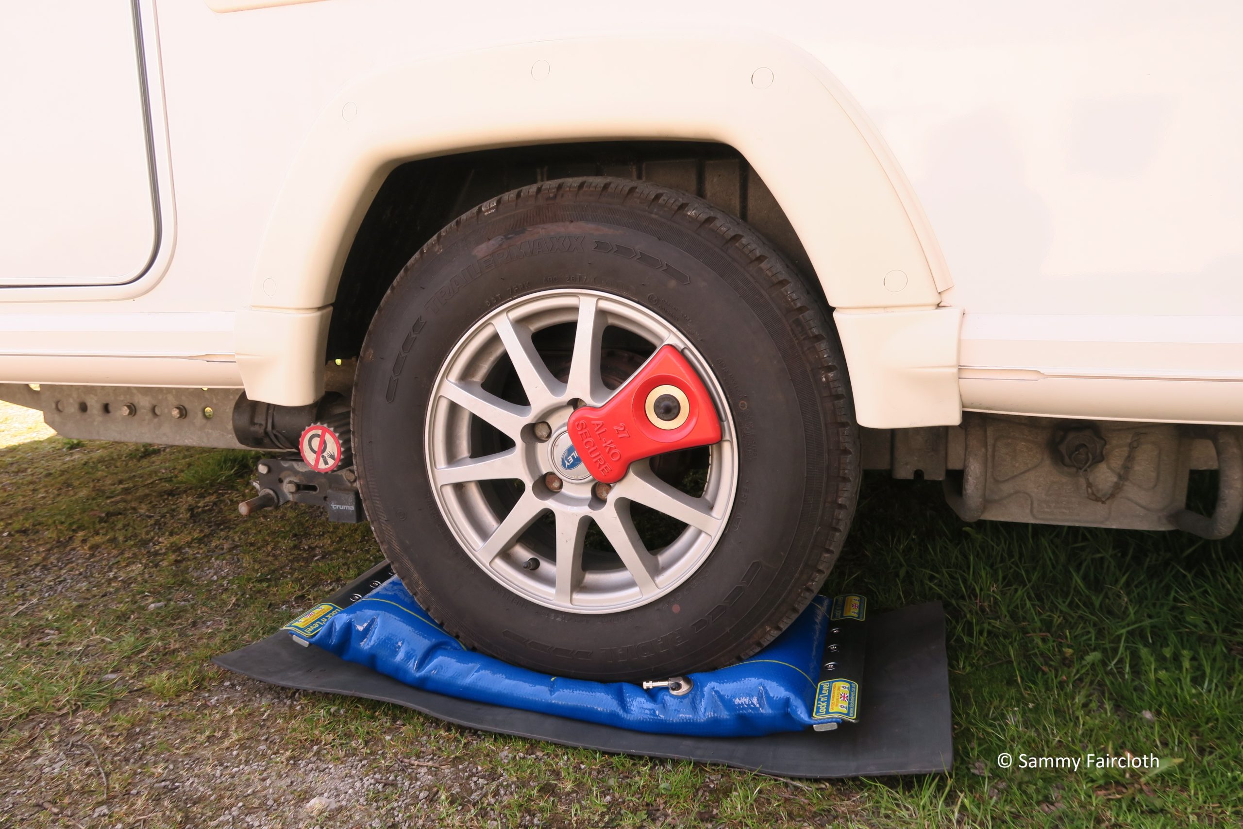 How to level your caravan - Caravan Guard