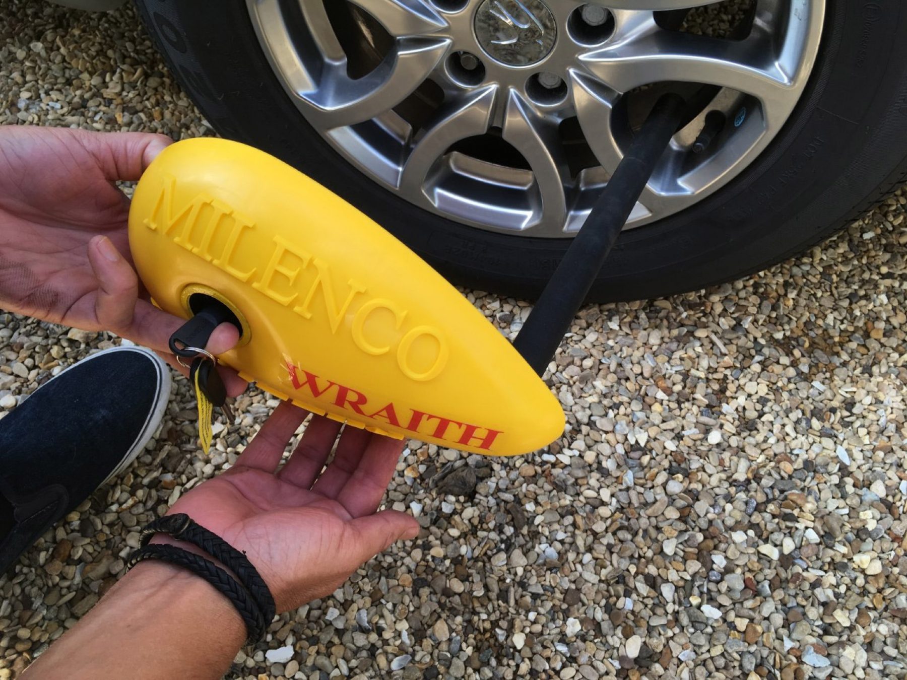 Win Milenco Wraith caravan wheel lock