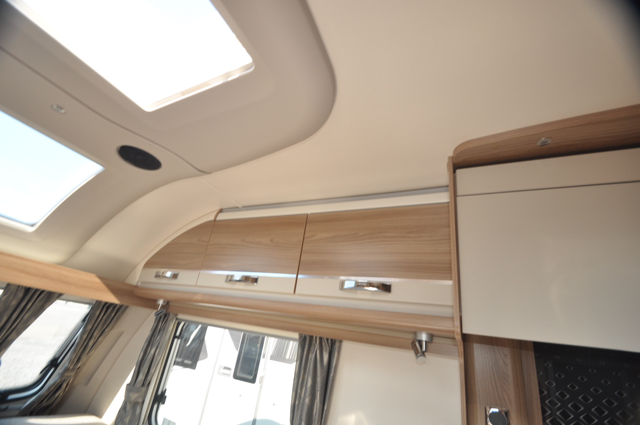 2022 Swift Challenger X 850 caravan - Caravan Guard