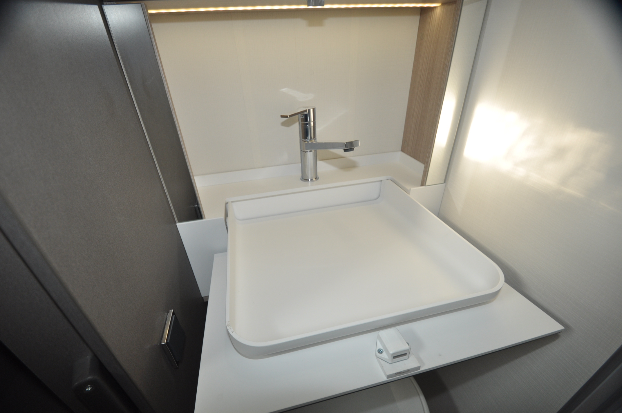 2022 Chausson X550 Exclusive Line motorhome - Caravan Guard