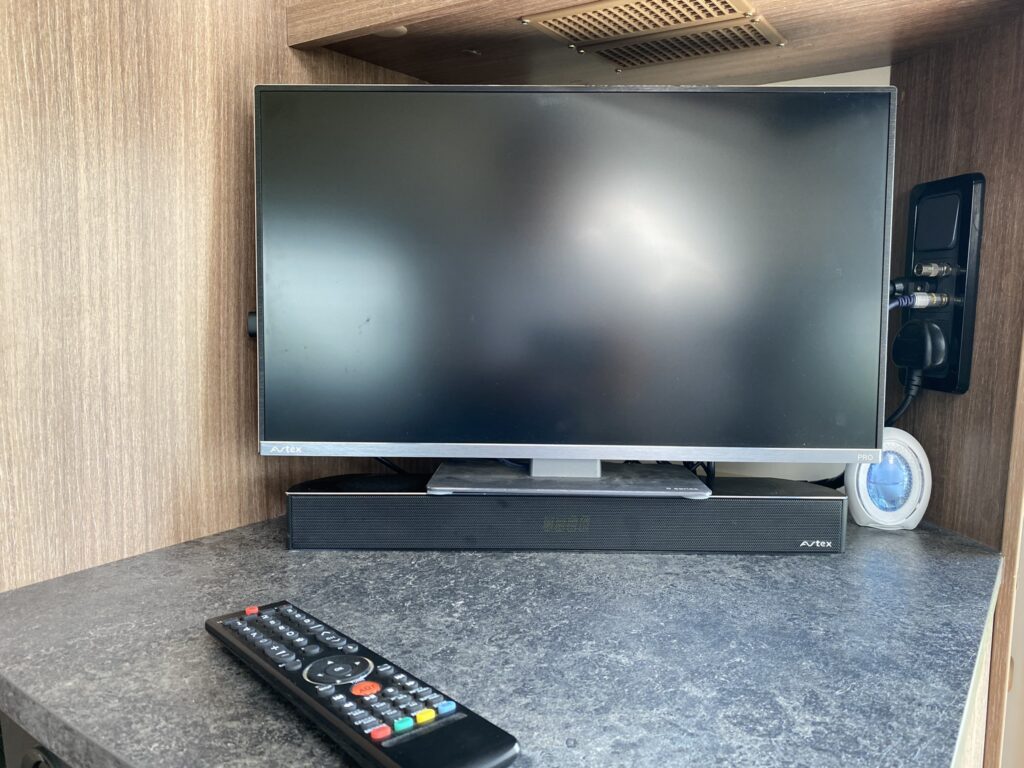 Video: How to set up a caravan on site