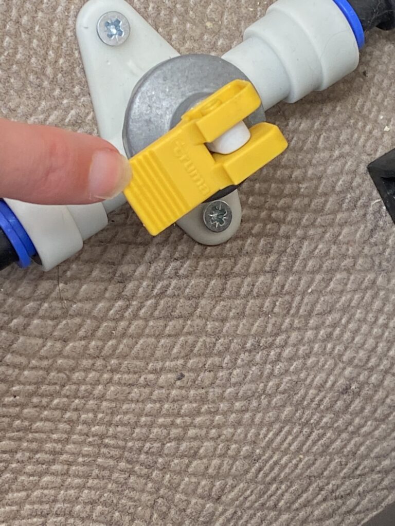 Video: How to set up a caravan on site