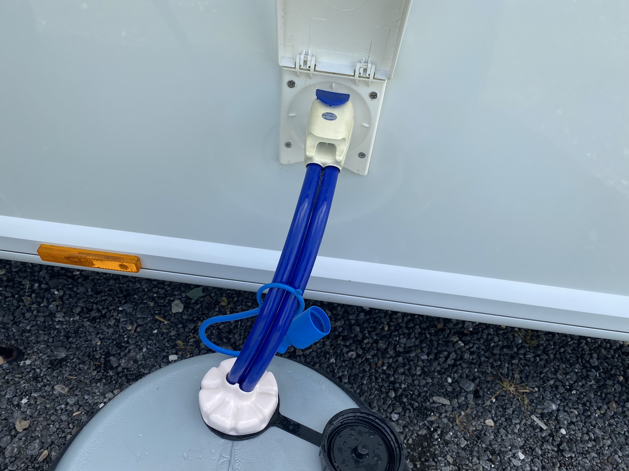 Video: How to set up a caravan on site