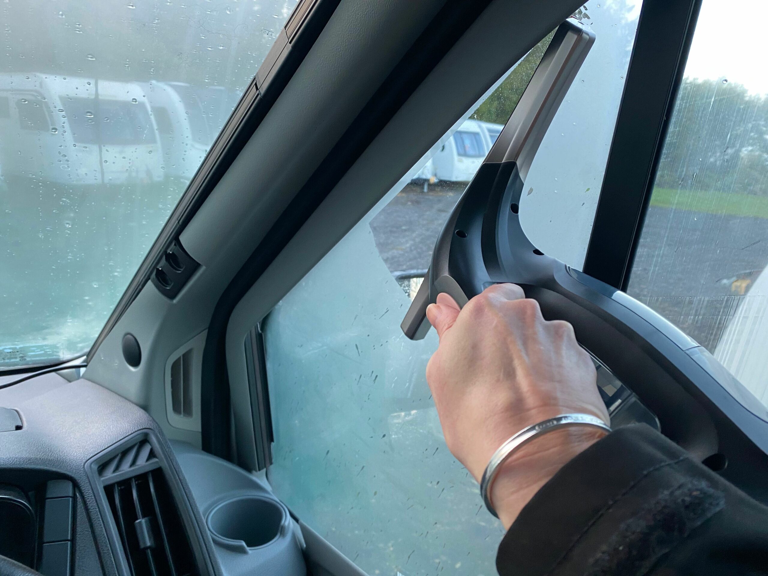 Video: Tips to prevent damp and condensation in your motorhome ...