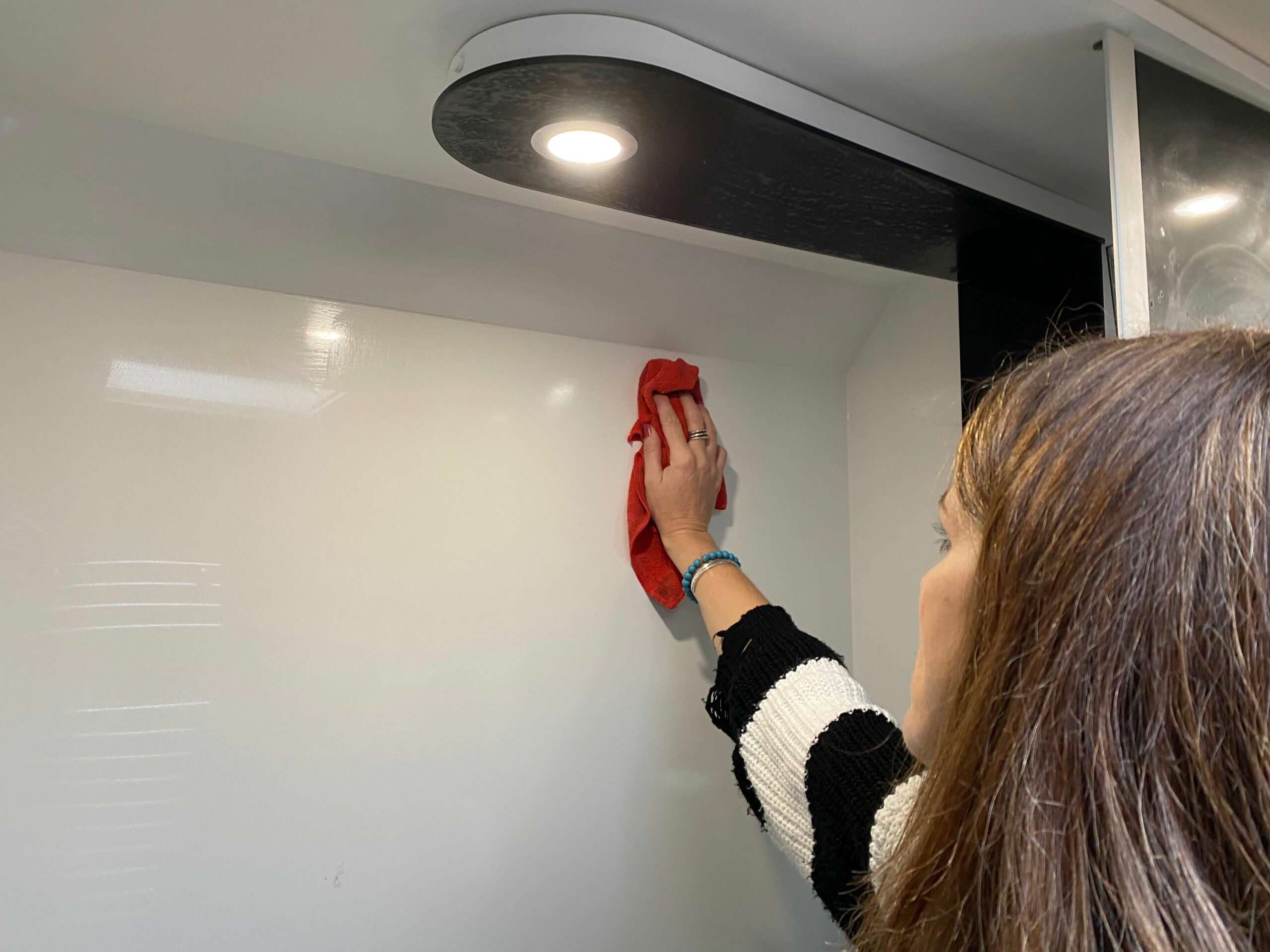 Video: Tips to prevent damp and condensation in your motorhome ...