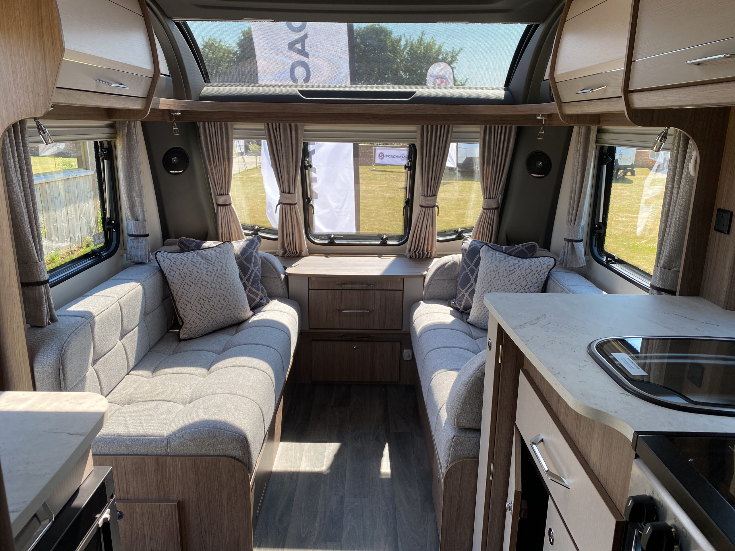 2023 Coachman Acadia 545 caravan - Caravan Guard