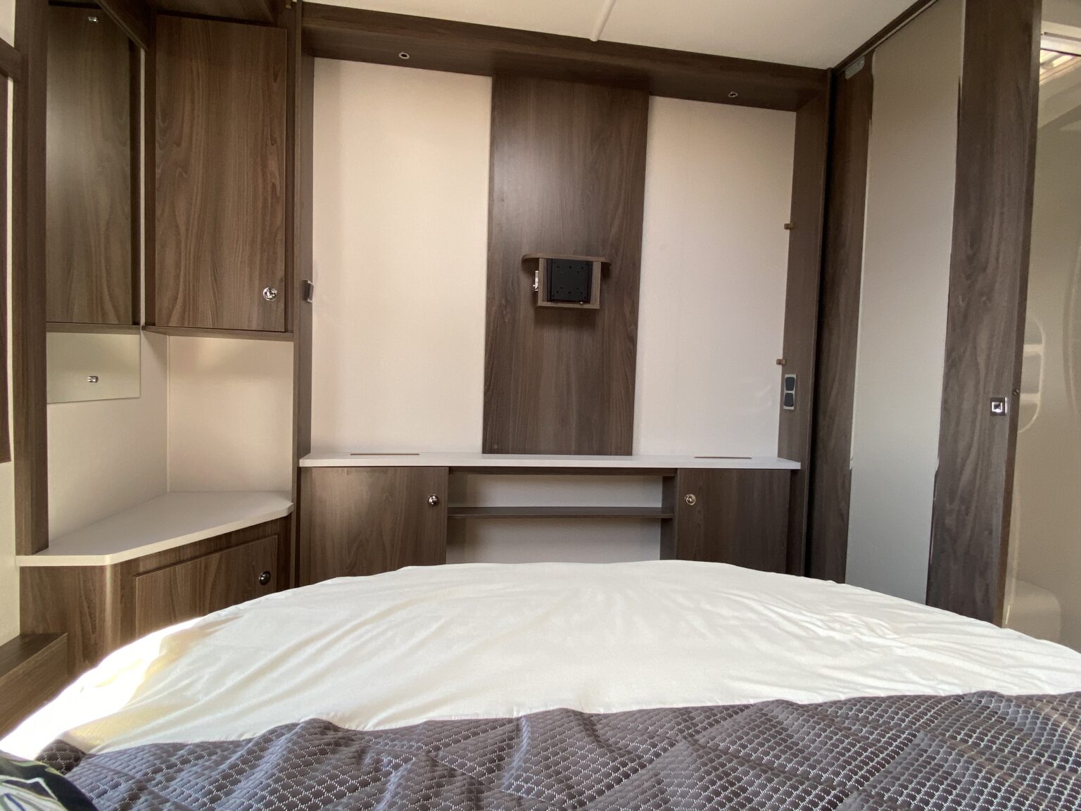 2023 Coachman Laser Xcel 855 caravan