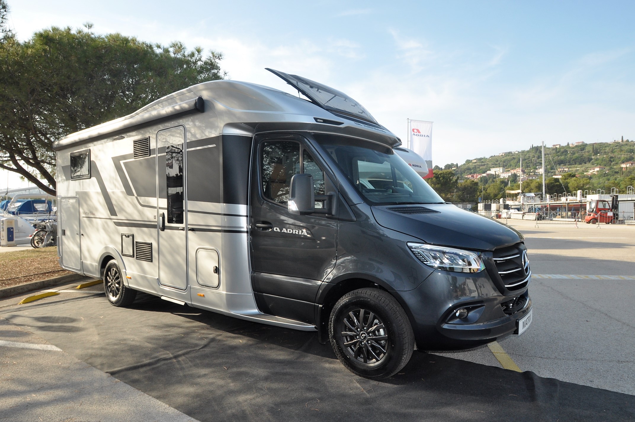 2023 Adria Matrix Supreme MB 670SL motorhome