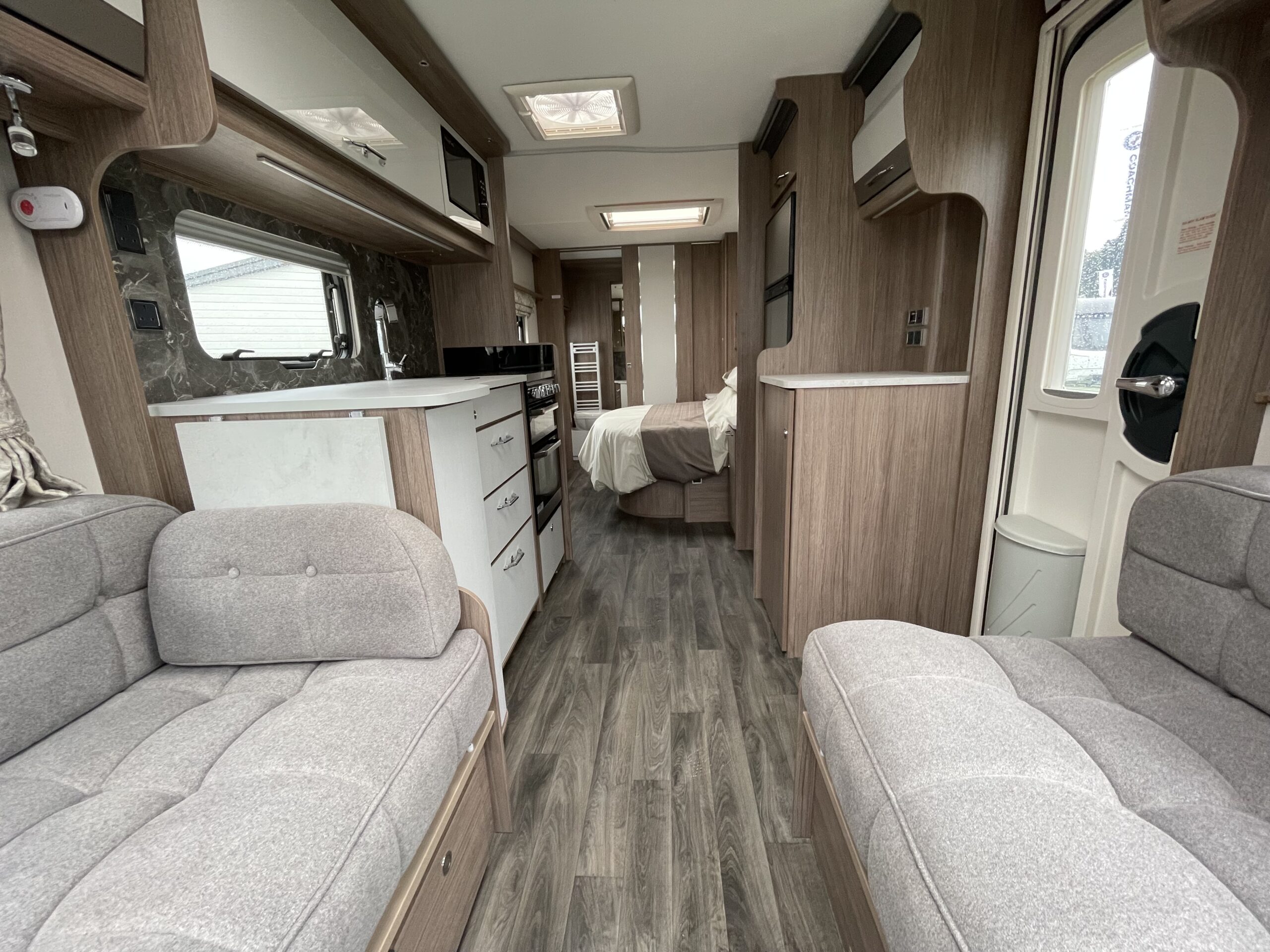 2024 Coachman VIP 675 caravan - Caravan Guard