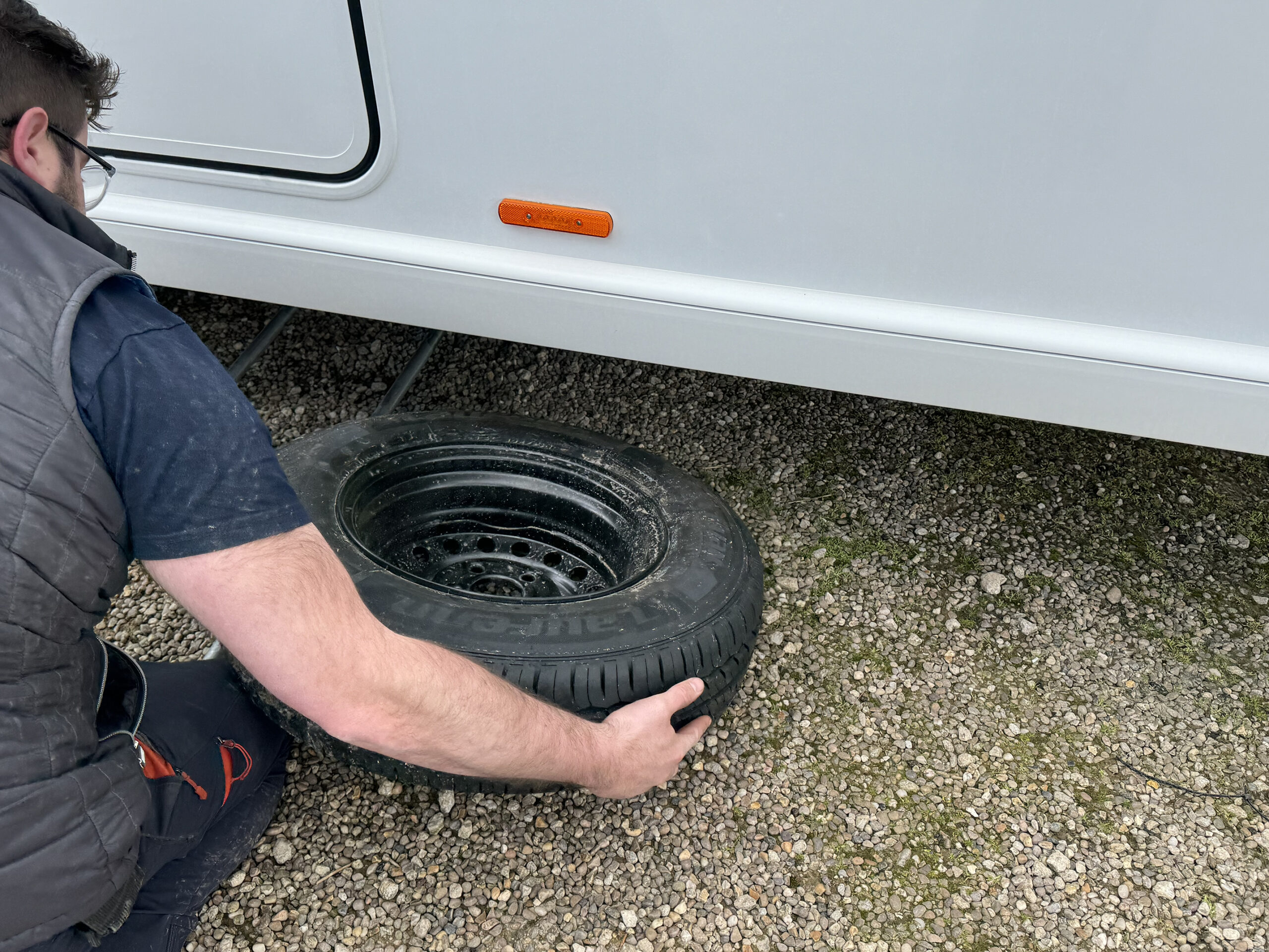 VIDEO: How to change a caravan wheel - Caravan Guard