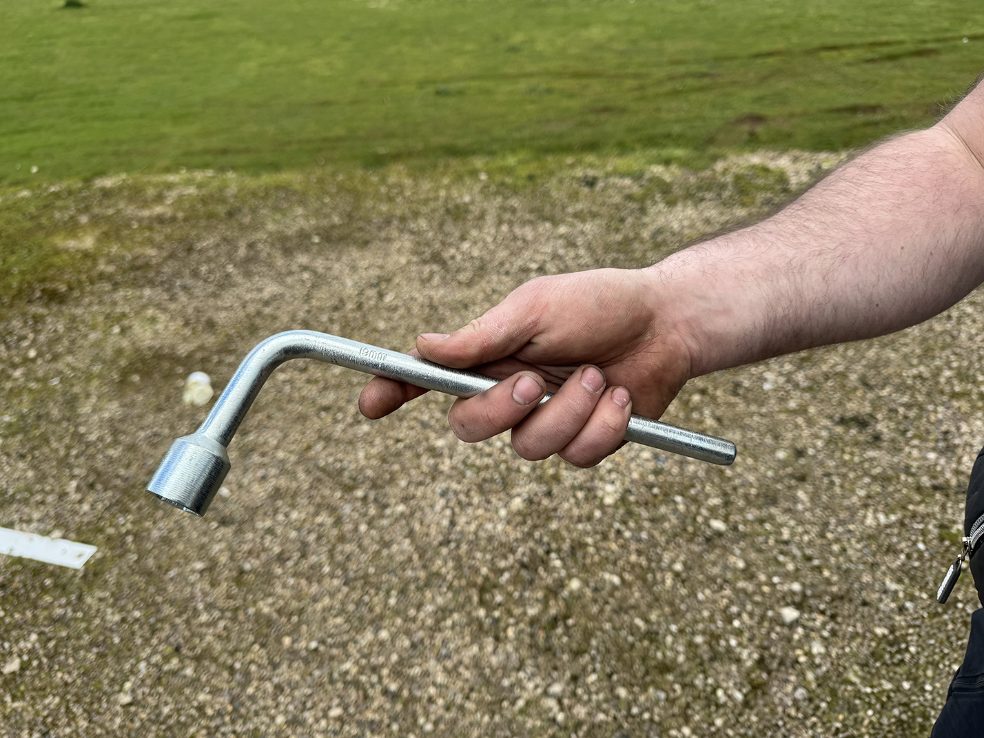 VIDEO: How to change a caravan wheel