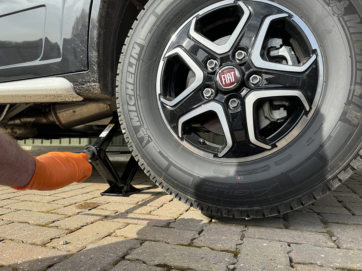 VIDEO: How to change a motorhome wheel