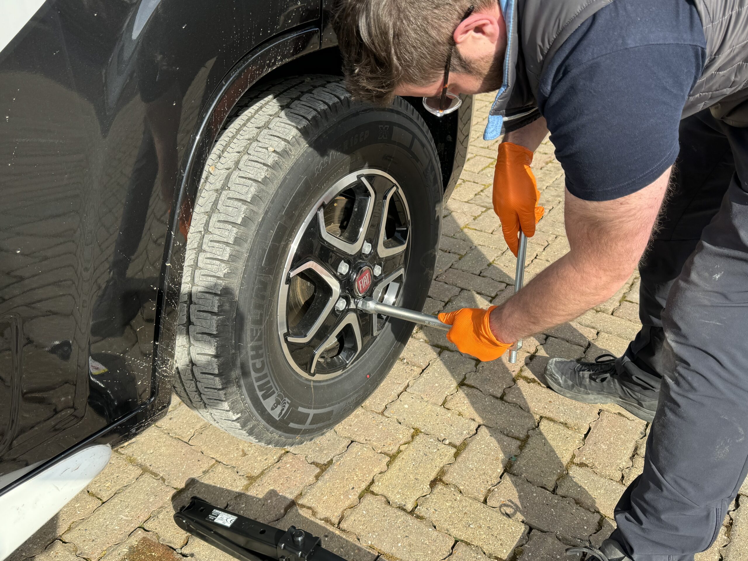 VIDEO: How to change a motorhome wheel - Caravan Guard