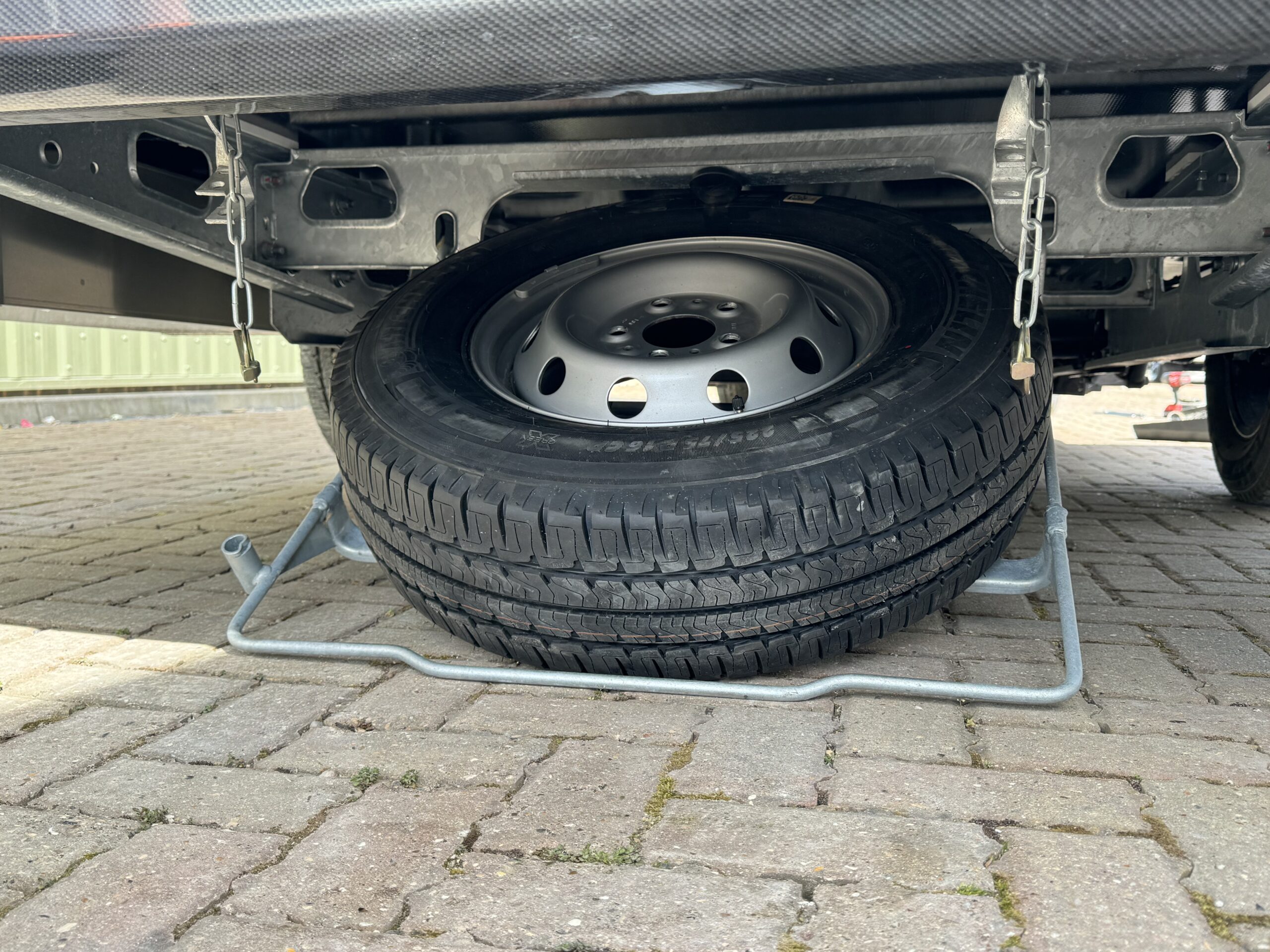 VIDEO: How to change a motorhome wheel - Caravan Guard