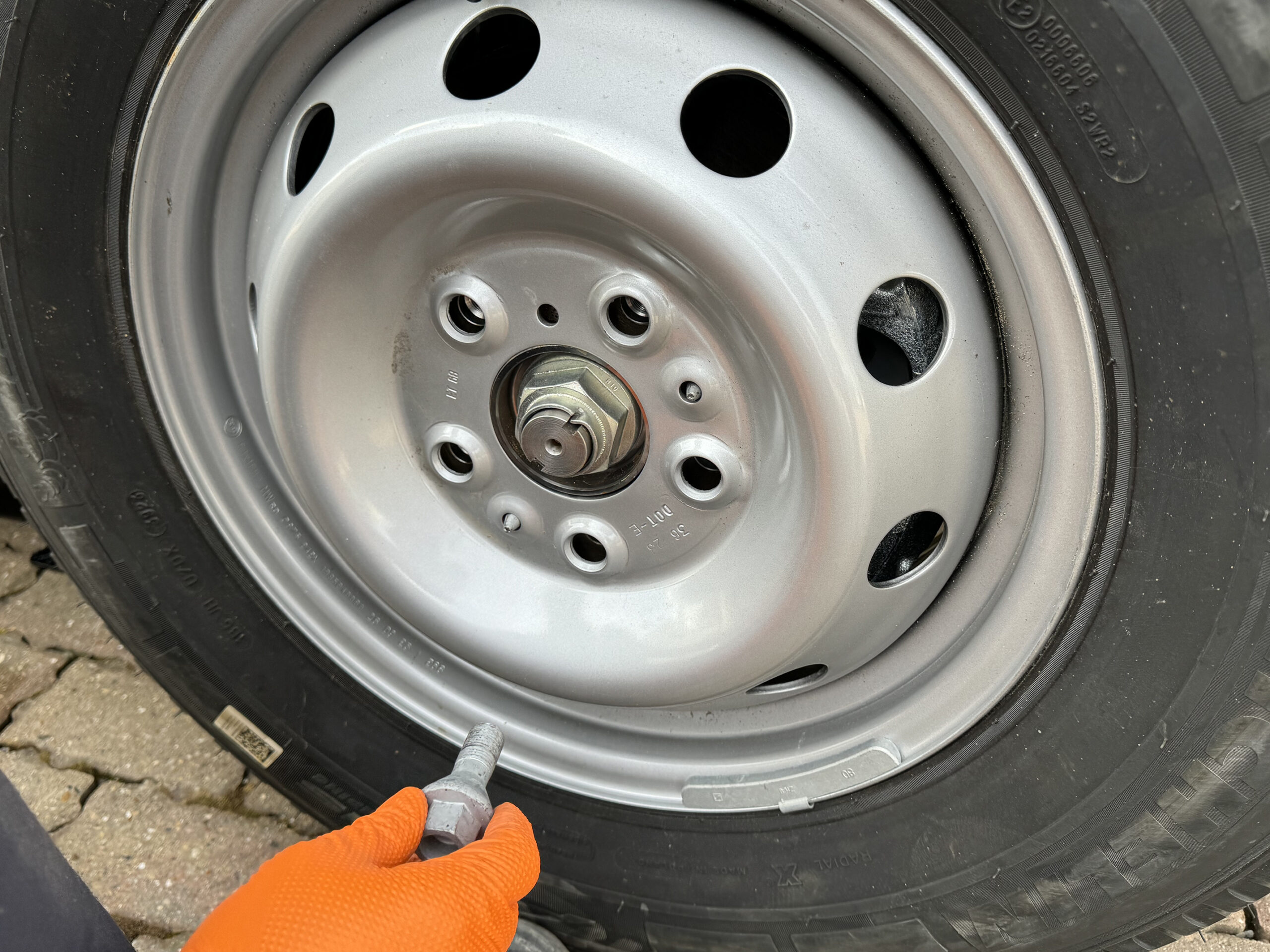 VIDEO: How to change a motorhome wheel - Caravan Guard