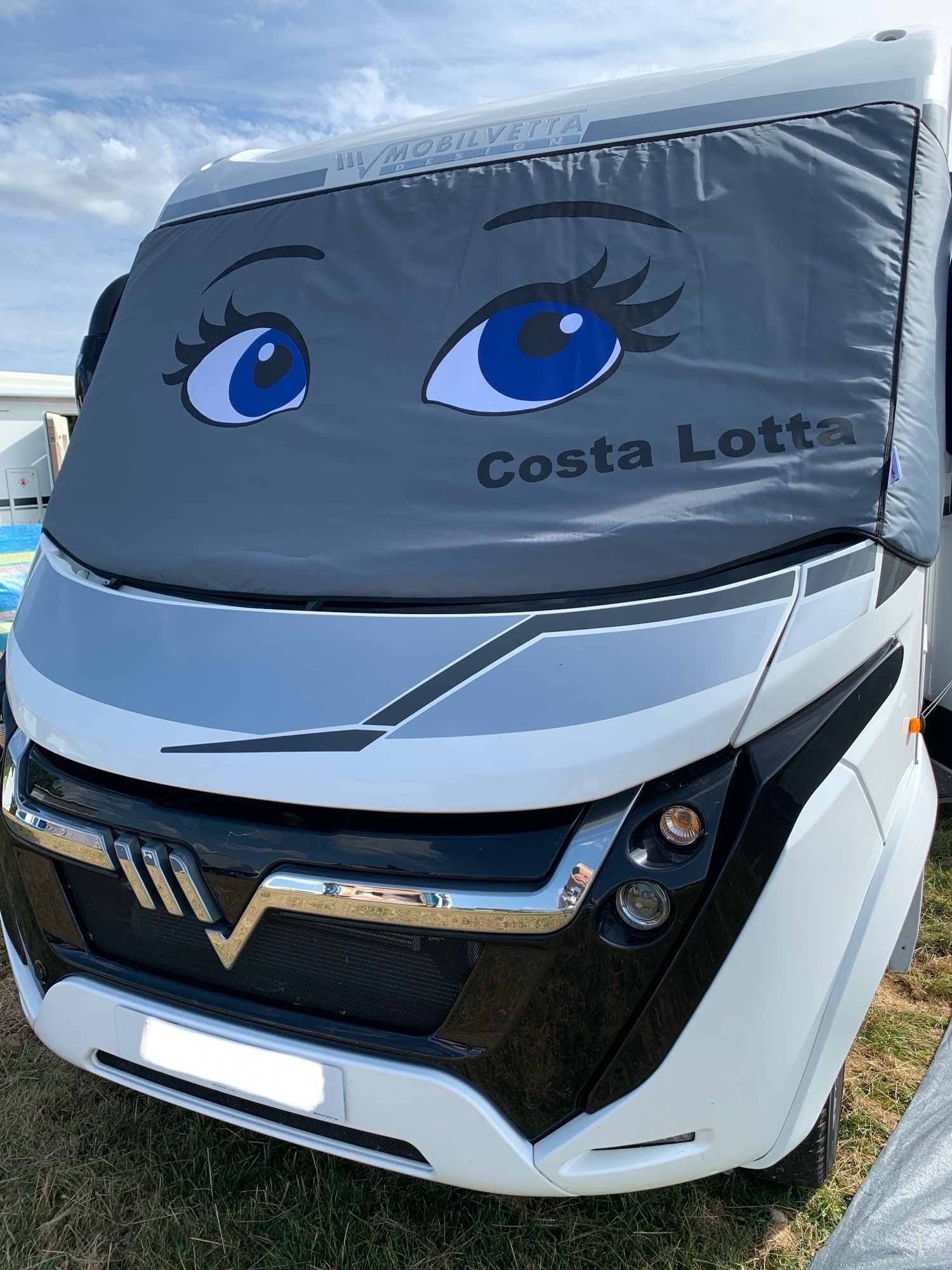 Guide to motorhome windscreen covers
